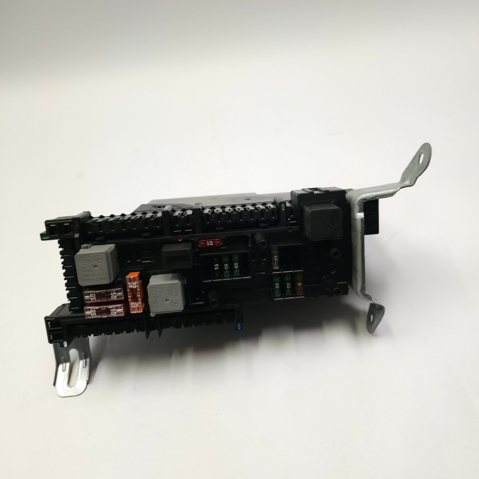Mercedes E Class W212 Rear Sam control unit and fuse box - InAutos ...